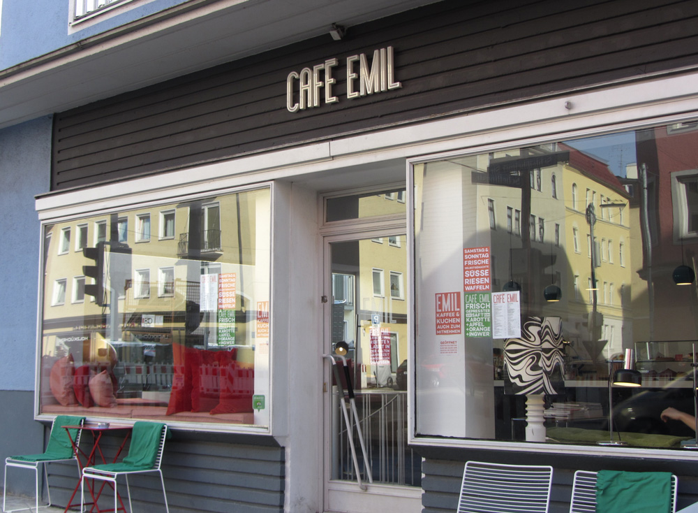 Café Emil - Kuchen zum Frühstück*